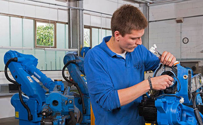 Tips for Successful Robot Maintenance | New Equipment Digest