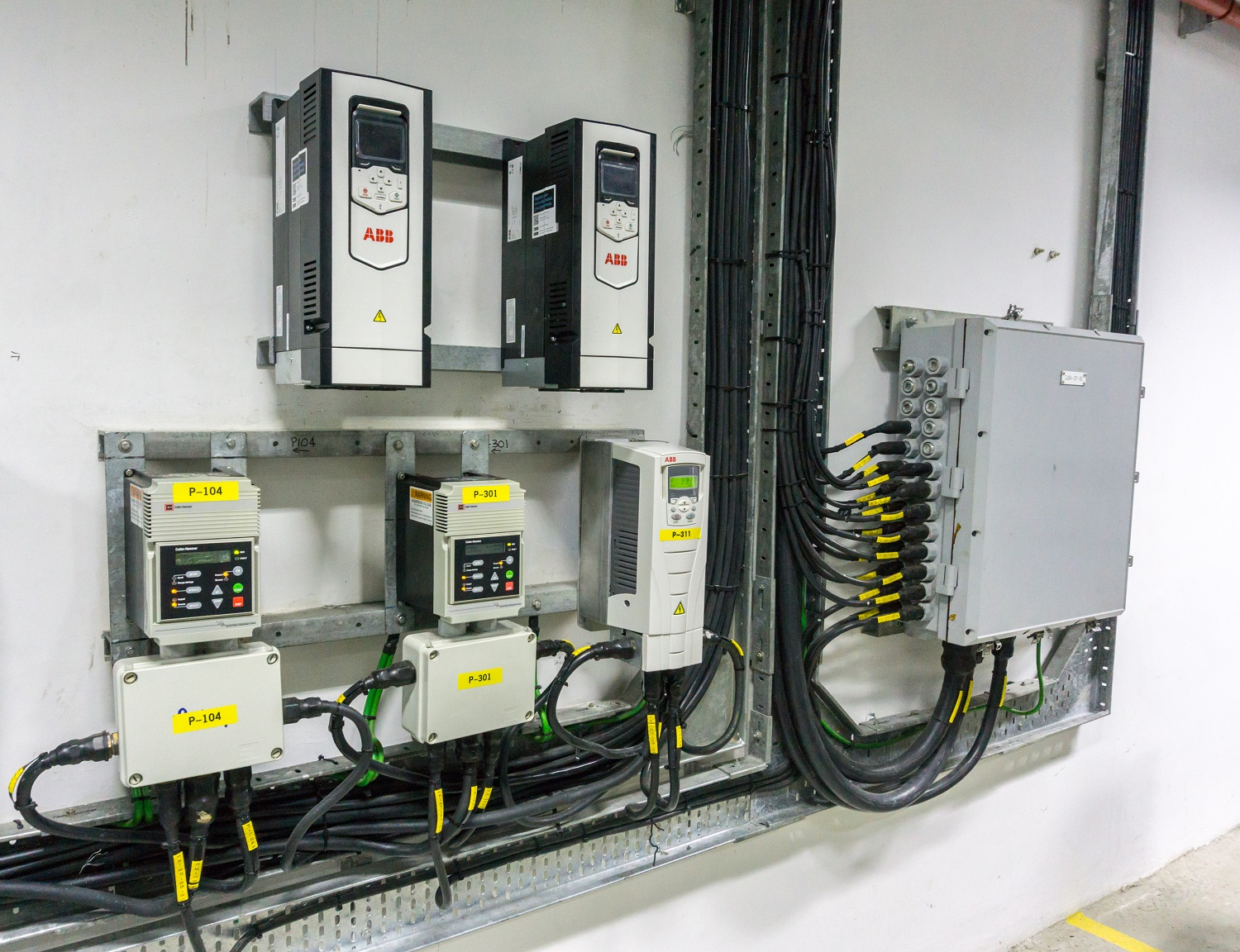 Choosing Between Variable Speed Drives and Soft Starters | New ...